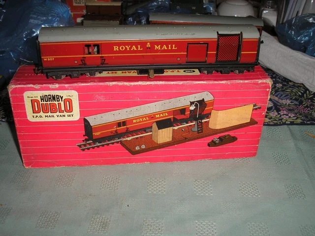 HORNBY DUBLO 2400 TPO Mail Van Set, 00 Gauge, WithEXTRA MAIL COACH. EUR ...