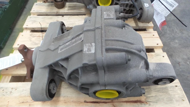 HOLDEN COMMODORE DIFFERENTIAL CENTRE VF, V6, LFW (195mm), 3.27 RATIO ...