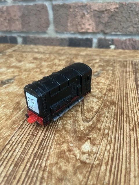 ERTL THOMAS THE Tank Engine & Friends Train - DEVIOUS DIESEL £6.99 ...