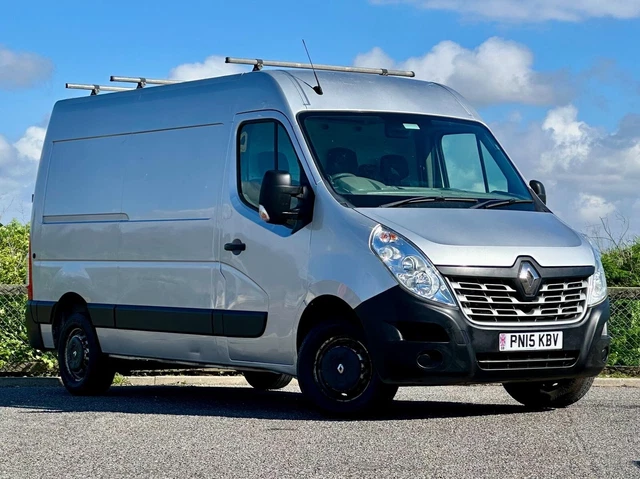 RENAULT MASTER 2.3 dCi 35 Business Panel Van FWD Medium Wheelbase ...