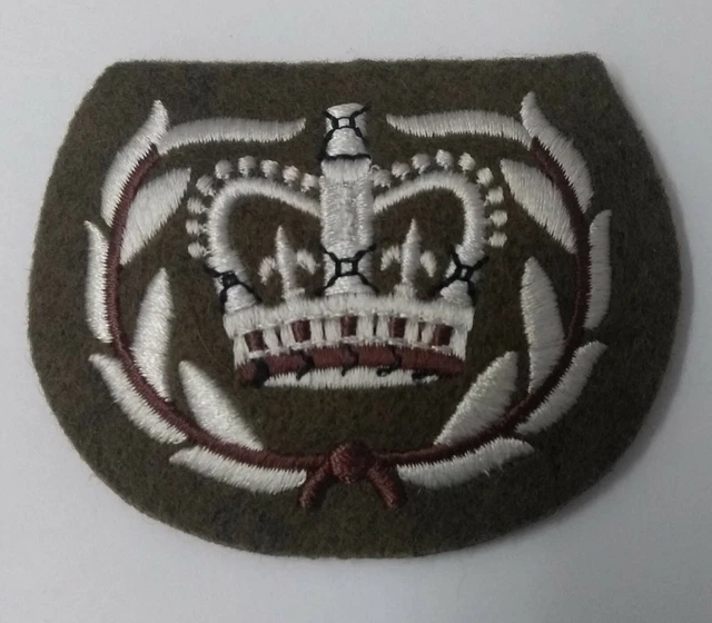 GENUINE BRITISH ARMY Issue Warrant Officer 2 WO2 RQMS Khaki Badge ...