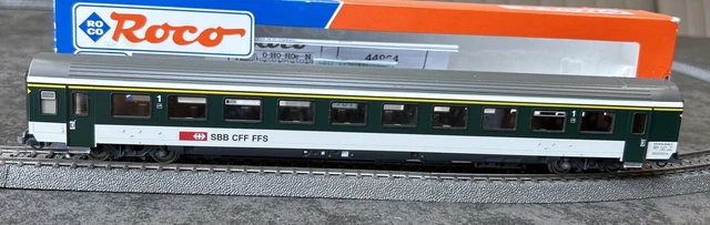 ROCO HO GAUGE 44964 SBB 1st Class Passenger Coach - Boxed £40.00 ...
