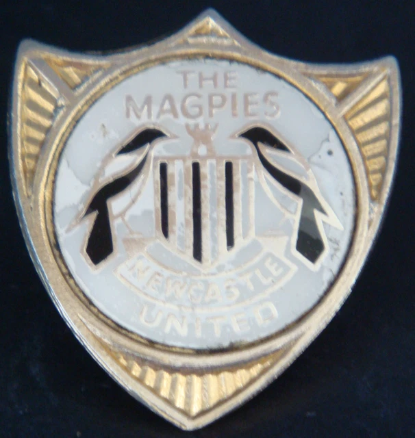 NEWCASTLE UNITED FC Vintage 70s 80s insert badge Brooch pin In gilt ...