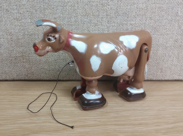 VINTAGE MARX WALK-A-WAY Toys Milking Cow Toy Pull Along Farm Animal ...