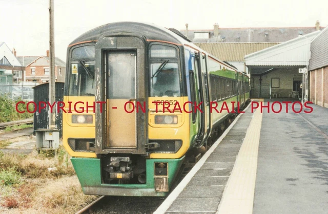 UK RAILWAY PHOTOGRAPH Of Class 158 Dmu 158852. Rmdmu2Nd-132 £1.70 ...