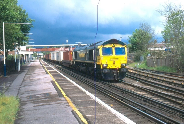 ORIGINAL DIESEL RAILWAY Train Colour Slide Class 66 Freightliner 66588 ...