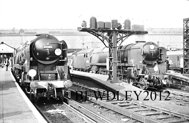 NEGATIVE 35MM SR 34088 & 35013 IN WATERLOO STATION NO DATE RECORDED £3. ...