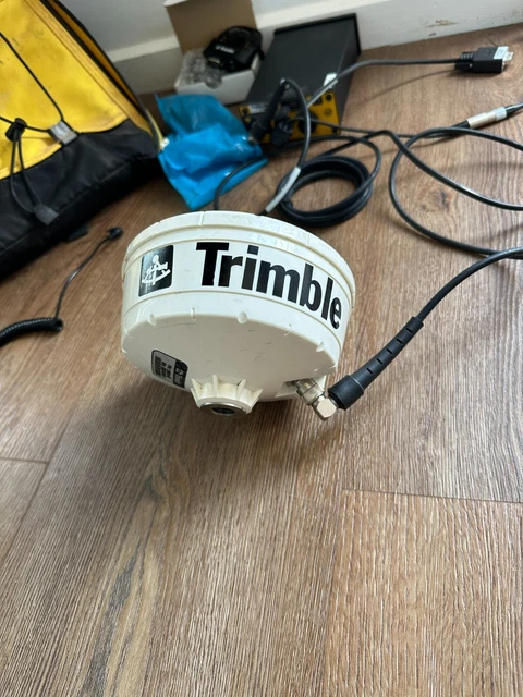 TRIMBLE PATHFINDER ANTENNA pro w/GPS receiver bag & attachments/cables ...