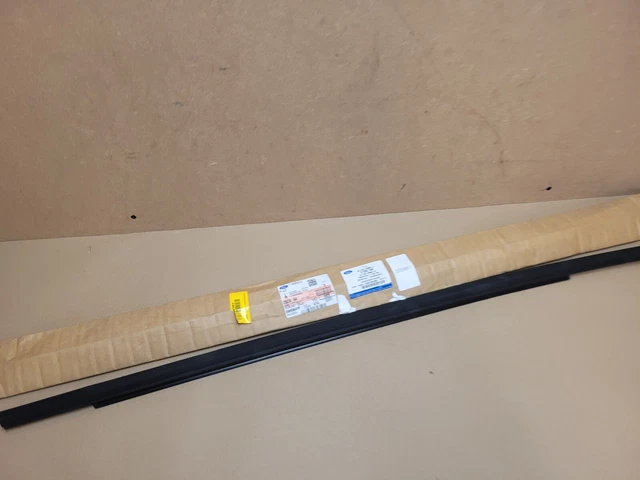 GENUINE FORD ESCAPE IV Front Right Door Glass Weather Trip 2528194 ...