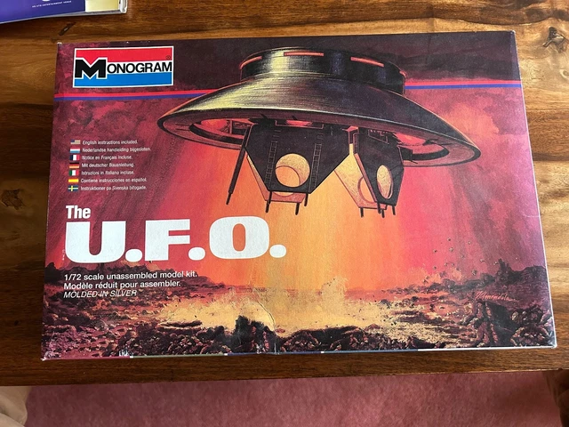 MONOGRAM UNASSEMBLED 1/72 Scale Model Kit Of The Ufo. Vintage Sci-Fi ...
