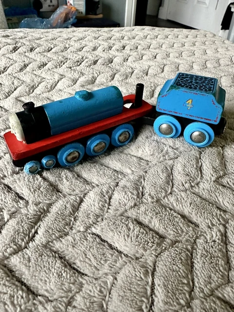 BRIO VINTAGE THOMAS The Tank Engine Wooden Magnetic Train & Tender No.4 ...