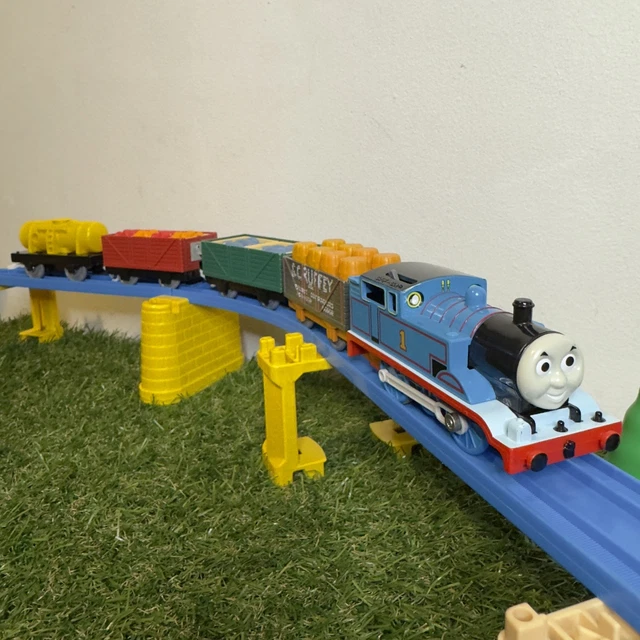 THOMAS & FRIENDS - Old Design Thomas Cargo TOMY Plarail Trackmaster ...