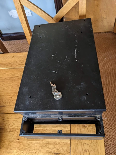 LAND ROVER DEFENDER Td5 Nakatanenga under cubby box lockable Valuables ...