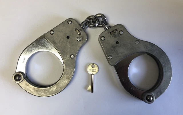 CHUBB DETAINEE IK 70 Handcuffs with Universal Key £80.70 - PicClick UK
