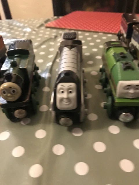 THOMAS & FRIENDS Wooden Railway Learning Curve Brio trains coaches ...