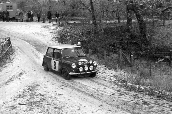 PADDY HOPKIRK & Henry Liddon Mini-Cooper S RAC Rally 1965 Old Racing ...