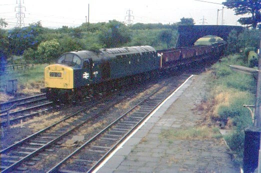 ORIGINAL 35MM COLOUR slide of 40175 BR class 40 diesel loco £2.25 ...