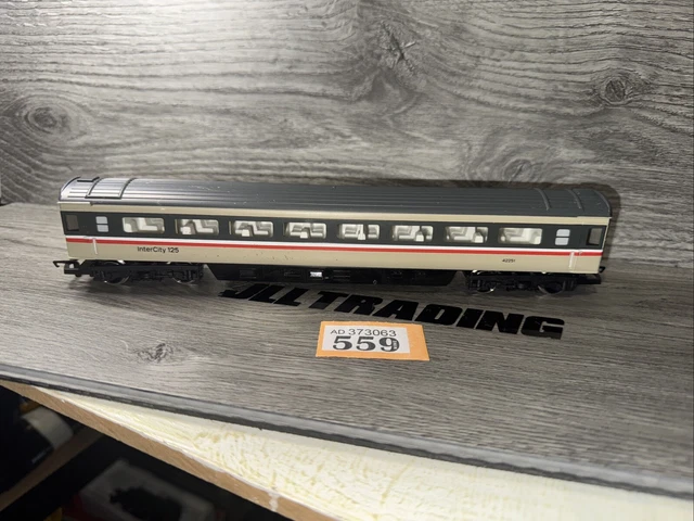 HORNBY R434 - BR Beige/Grey INTERCITY Mk3 OPEN COACH 42251 (8 Window) £ ...
