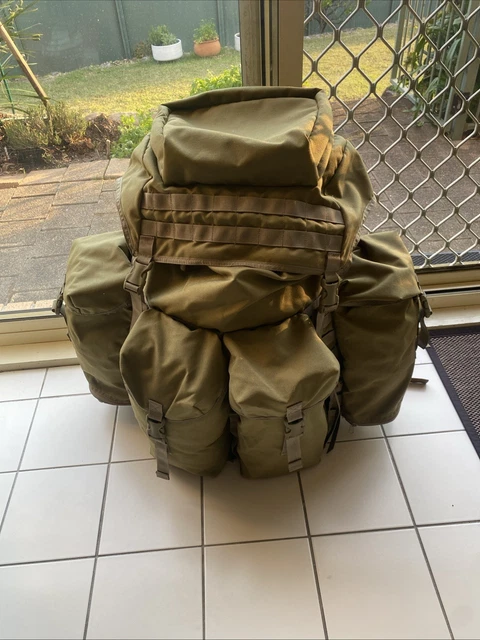 DPCU SORD MAIN Battle Pack + 4 X 30 Litre Pouches + Capacity MOLLE ...
