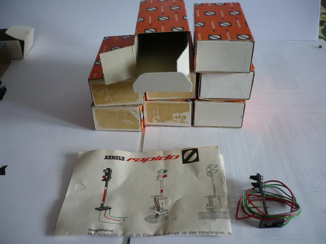 LOT 8 FEUX arnold rapido neuf.arnold rapido.locomotive.train electrique. EUR 5,00 - PicClick FR