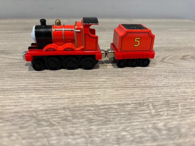 THOMAS & FRIENDS James & Tender Magnetic Wooden Railway The Tank Engine ...