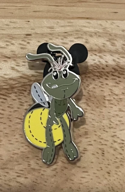 DISNEY MYSTERY PIN Pixie Plush Princess And The Frog - Ray £9.99 ...