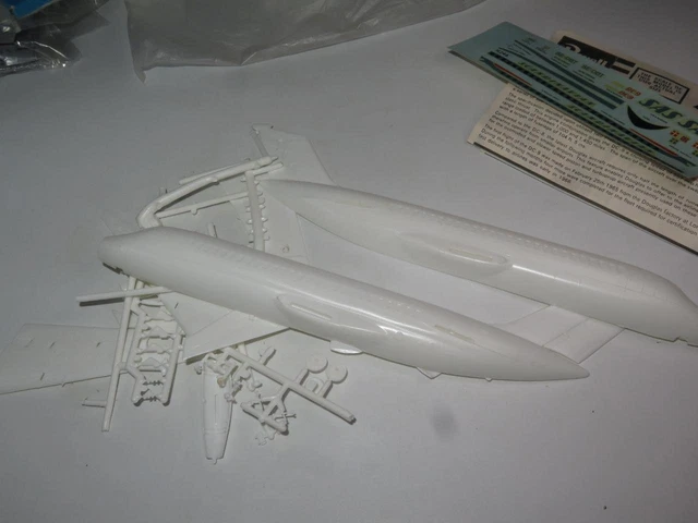 REVELL MODEL AIRCRAFT KIT H246 1/120 Douglas DC-9 Scandinavian Airlines ...