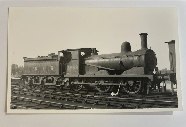 LNER RAILWAY LOCOMOTIVE Photograph -7859 Peterborough East - D255 £3.50 ...