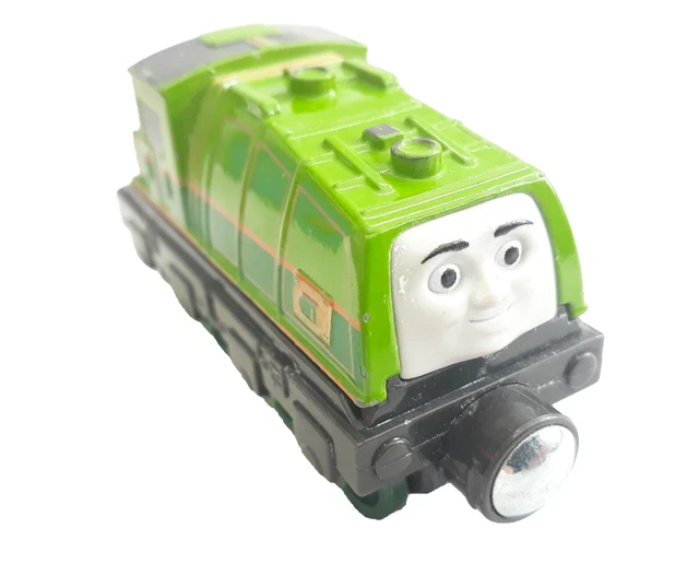 THOMAS THE TANK Engine Take and Play Engine Gator 2013 Version £8.99 ...