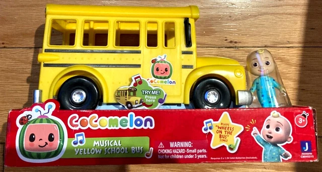 COCOMELON OFFICIAL MUSICAL Yellow School Bus, Plays Clips from ‘Wheels ...