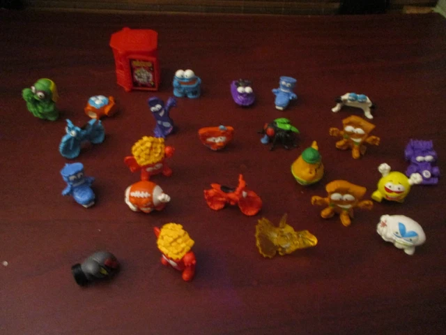 SUPER THINGS SUPERZINGS Figures - 20 Figures with Pod / House £7.99 ...