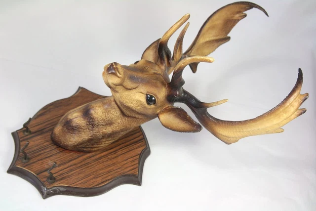 KITSCH VINTAGE PLASTIC Deer Trophy Mounted on Plastic Shield w/ 3 Hooks ...