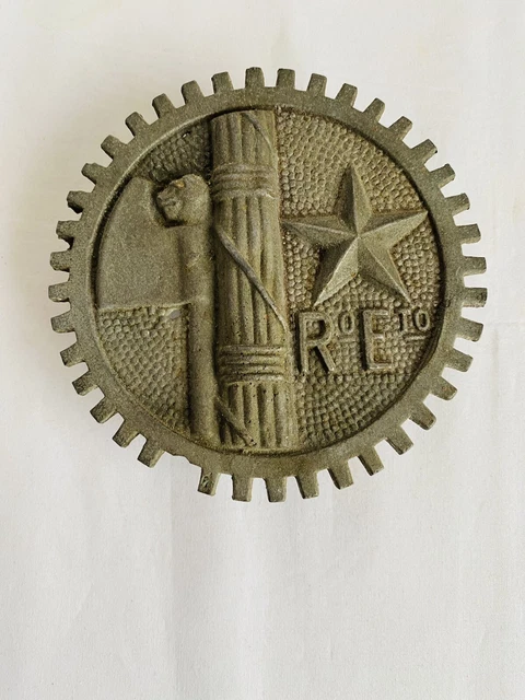 ITALIAN ROETO WW2 Royal Army Brass Military Tank Vehicle Badge Emblem ...