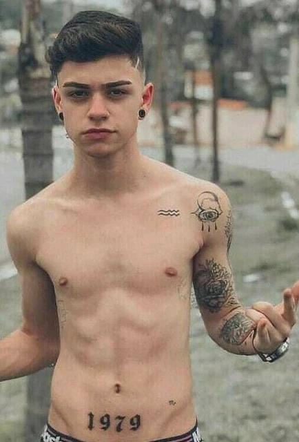 SHIRTLESS MALE LEAN Tattooed Swimmers Build Physique Hunk Man PHOTO 4X6 ... SHIRTLESS MALE LEAN Tattooed Swimmers Build Physique Hunk Man PHOTO 4X6 ...