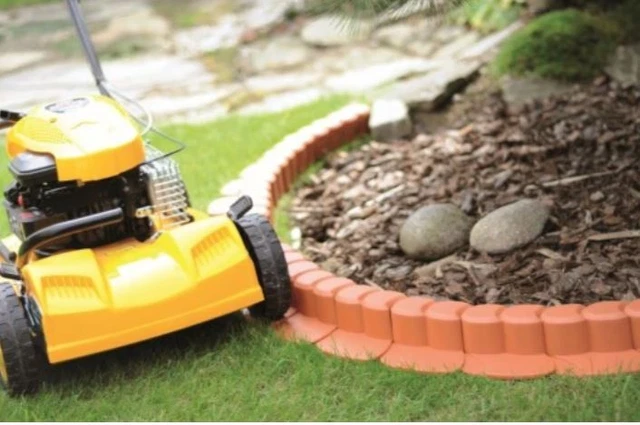 GARDEN PALISADE EDGING Border with Lawn Mower Ramp 4m - 3 Colours ...