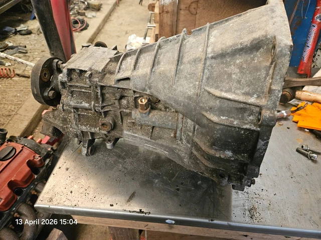MERCEDES BENZ 190E 5 speed manual gearbox 717.411 A1242600701 with ...