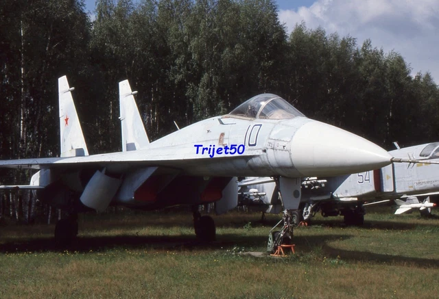 35MM AIRCRAFT SLIDE Sukhoi Su-T-10 (Su27 Prototype) at Monino in 1999 £ ...