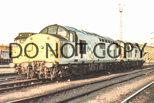 UK DIESEL TRAIN Railway Photograph Of Class 37 37037 Loco. Rm37-111 £1. ...