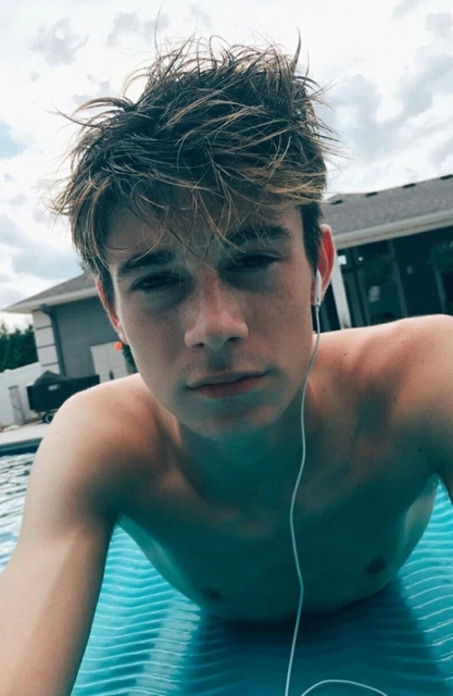 SHIRTLESS MALE LEAN Swimmers Build Pool Hunk Shaggy Hair Beefcake PHOTO ... SHIRTLESS MALE LEAN Swimmers Build Pool Hunk Shaggy Hair Beefcake PHOTO ...