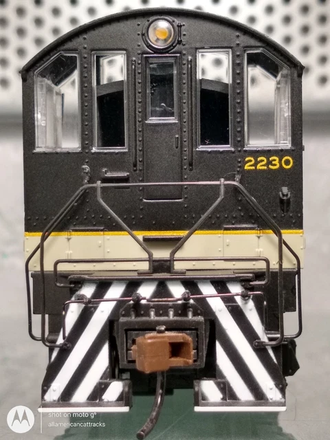 BACHMANN HO-SCALE #2230 Southern "Tuxedo" Alco S-2 Diesel Locomotive ...