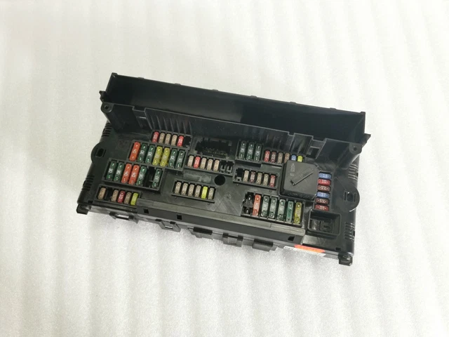 BMW 5ER GT F07 Sicherungskasten Steuergerät Modul vorne module fuse box ...