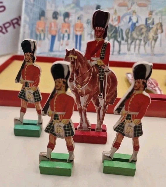 CHAD VALLEY REGIMENTS of the World c1937 Boxed Set Of 8 Soldiers, Rifle ...