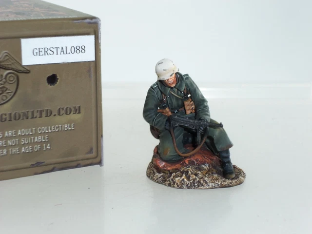 FIRST LEGION GERSTAL088 German Infantry Soldier Kneeling Holding Mp40 ...