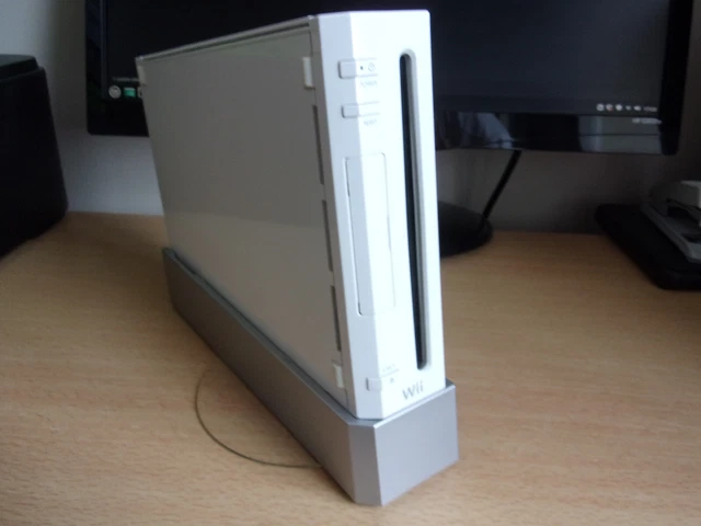NINTENDO WII WITH Stand. Model - RVL-001(EUR). CONSOLE ONLY - Tested ...