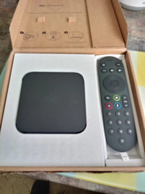 SKY STREAM PUCK IP061 TV Streaming Box Complete HDMI 4K HDR Dolby Atmos ...