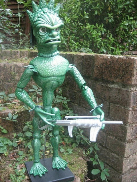 GERRY ANDERSON STINGRAY Aquaphibian Full Scale Replica Puppet KIT ...