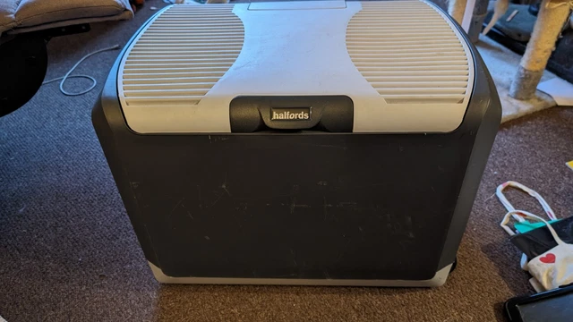HALFORDS 40L OUTDOOR Home Travel Camping Storage Electric Coolbox 240V ...