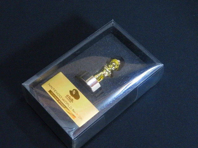RARE CLUB NINTENDO WORLD Touch! DS Platinum Member Memorial Statue ...