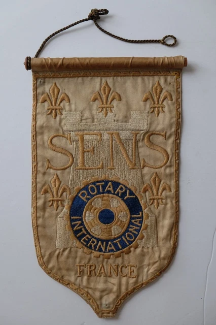 FANION ECUSSON SENS 89 Rotary International Fleur De Lys Brode Tissu ...