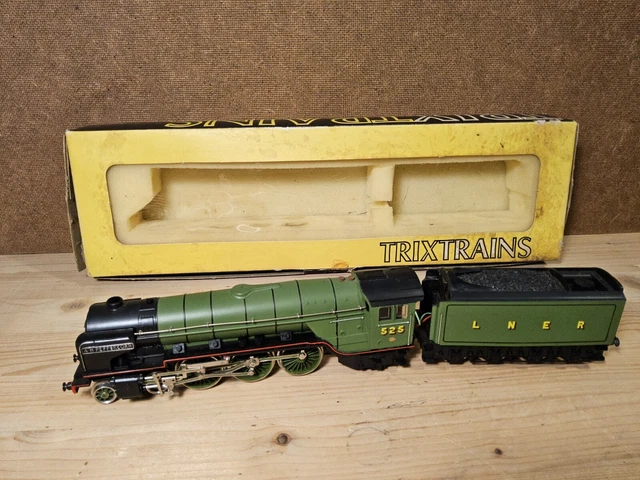 TRIX TRAINS RAILWAYS, Lner A.h.peppercorn Steam Locomotive, Boxed, 2 ...